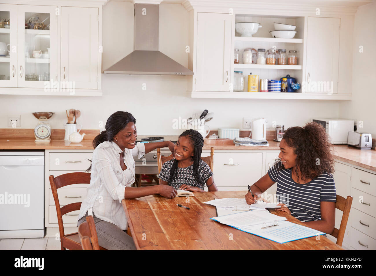 Mit der mutter lernen -Fotos und -Bildmaterial in hoher Auflösung – Alamy