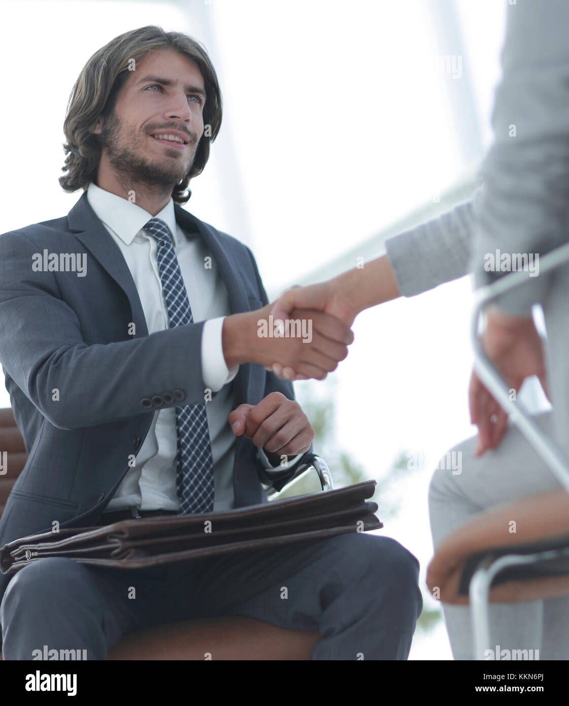 Erfolgreiche Job Interview mit Chef und Mitarbeiter handshaking ...