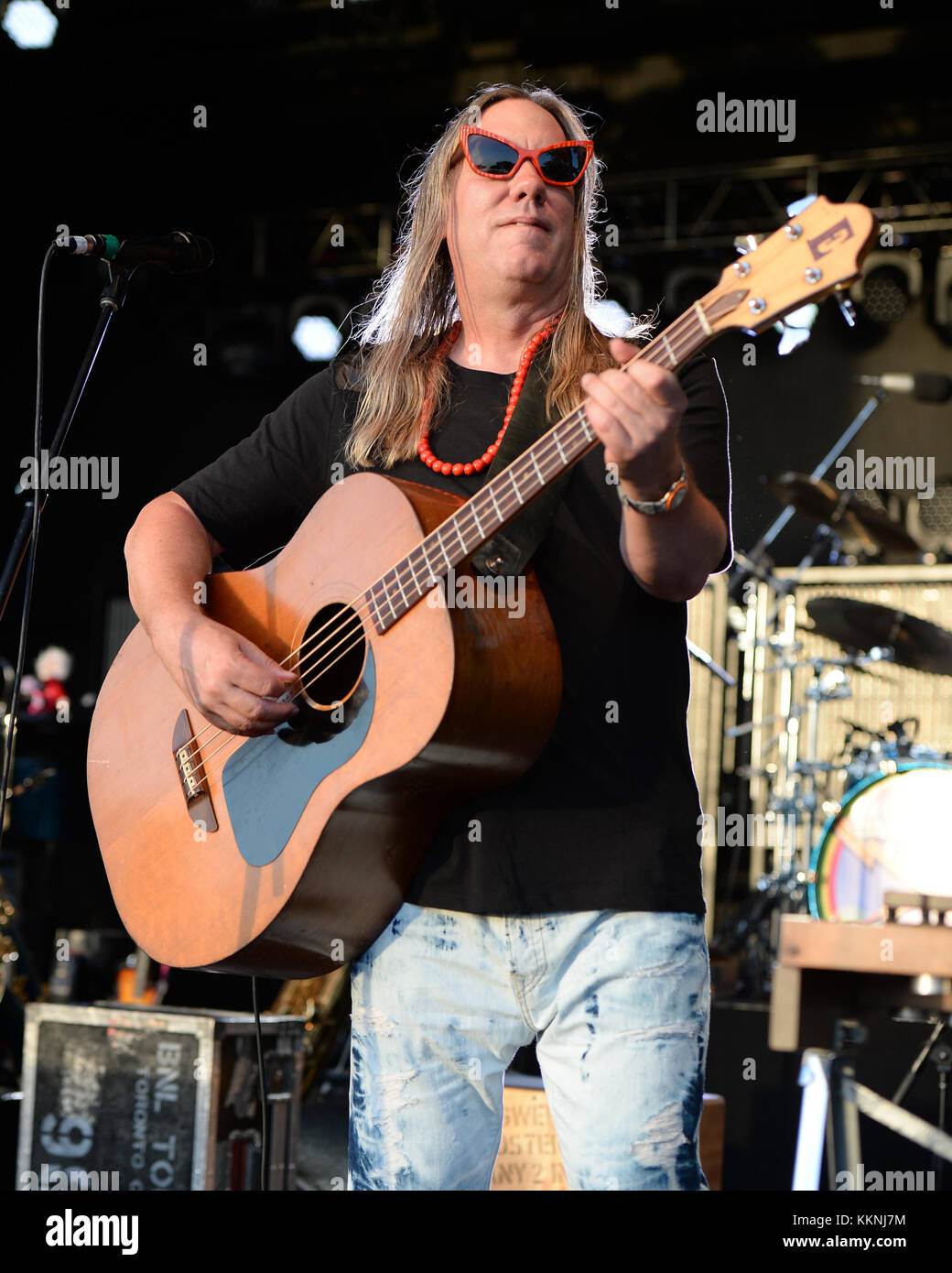 Boca Raton, FL - Juli 10: Brian ritchie der gewaltsamen femmes führt ...