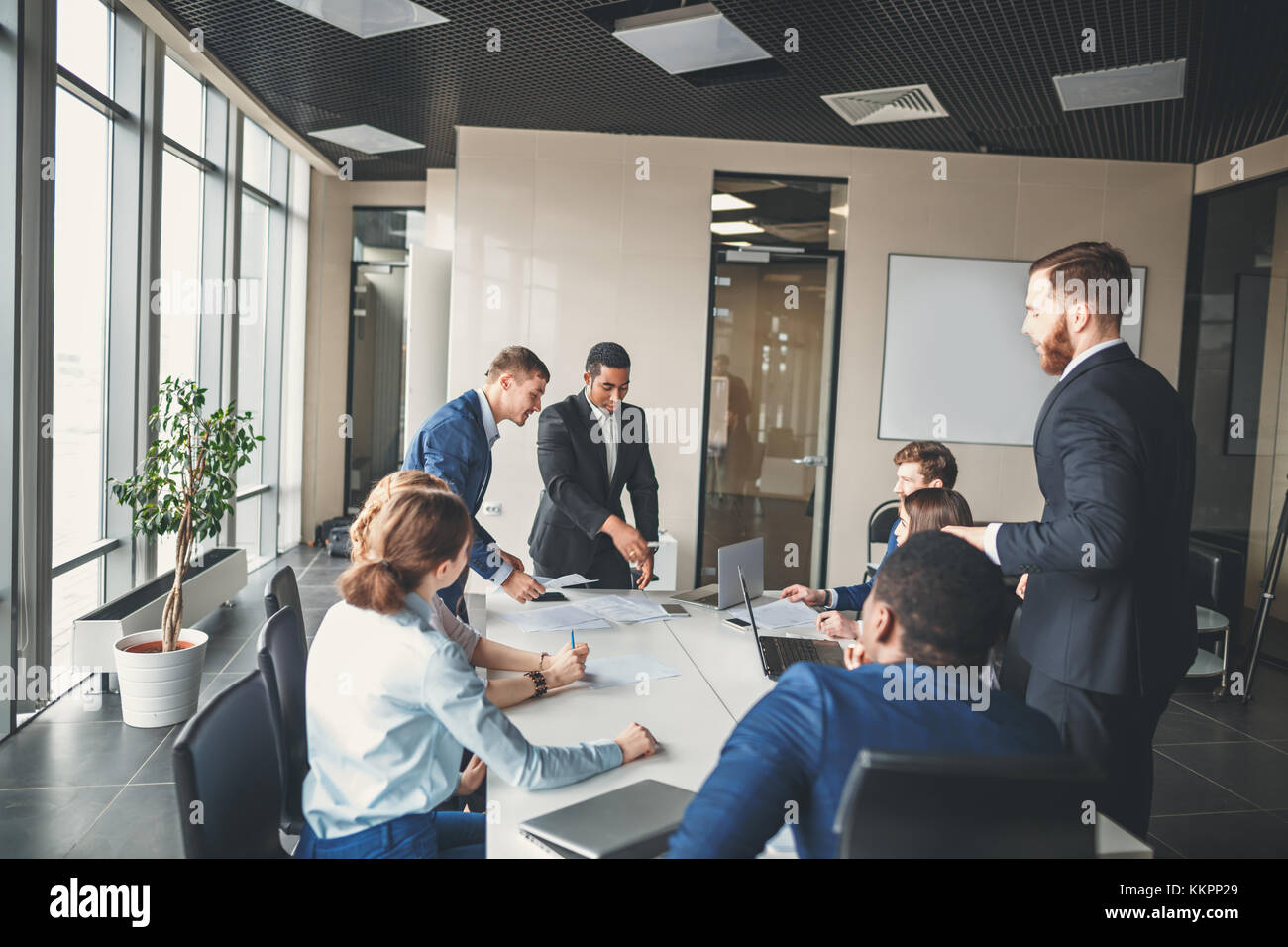 Business Team und Manager in einer Besprechung Stockfotografie - Alamy