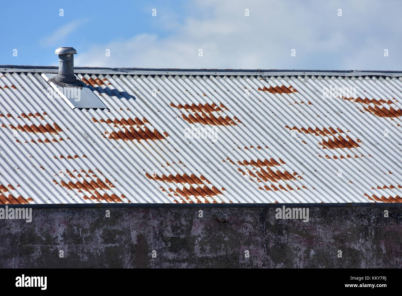 Blechdach Stockfotos und -bilder Kaufen - Alamy