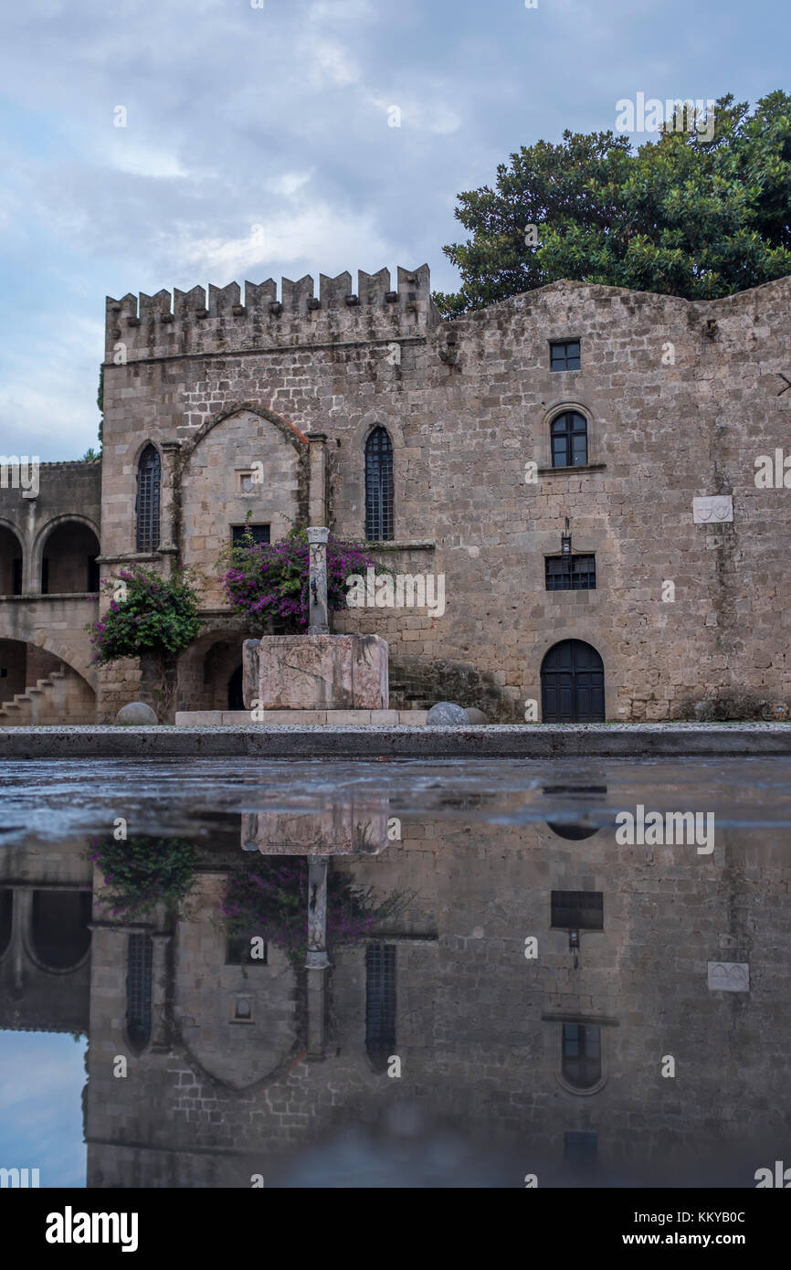 Die mittelalterliche Altstadt von Rhodos in Griechenland ...