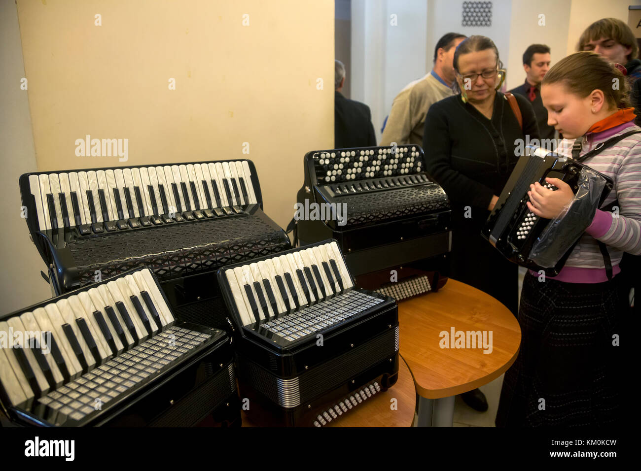 Bajan instrument -Fotos und -Bildmaterial in hoher Auflösung – Alamy