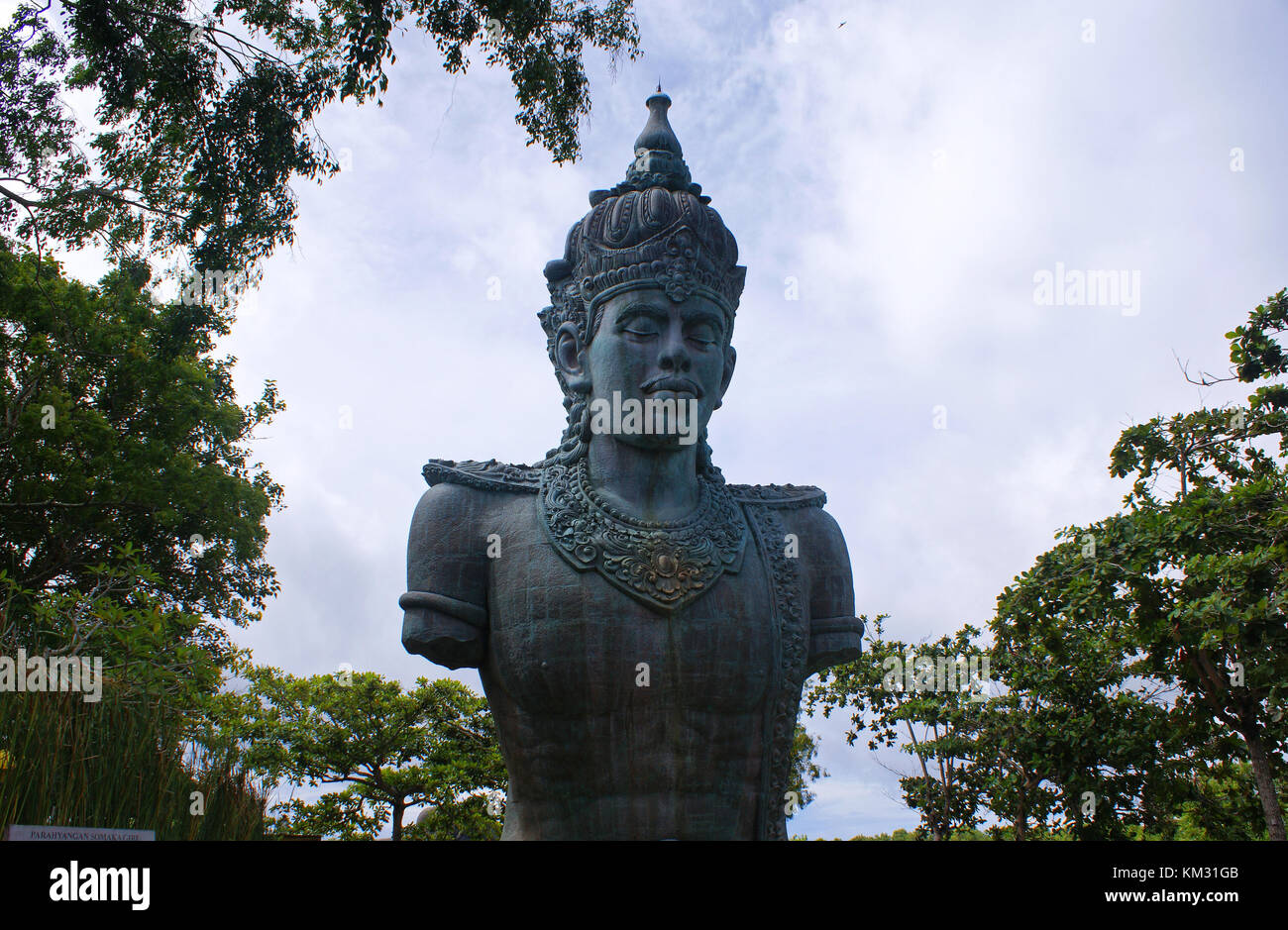 Garuda wisnu kencana statue -Fotos und -Bildmaterial in hoher Auflösung ...