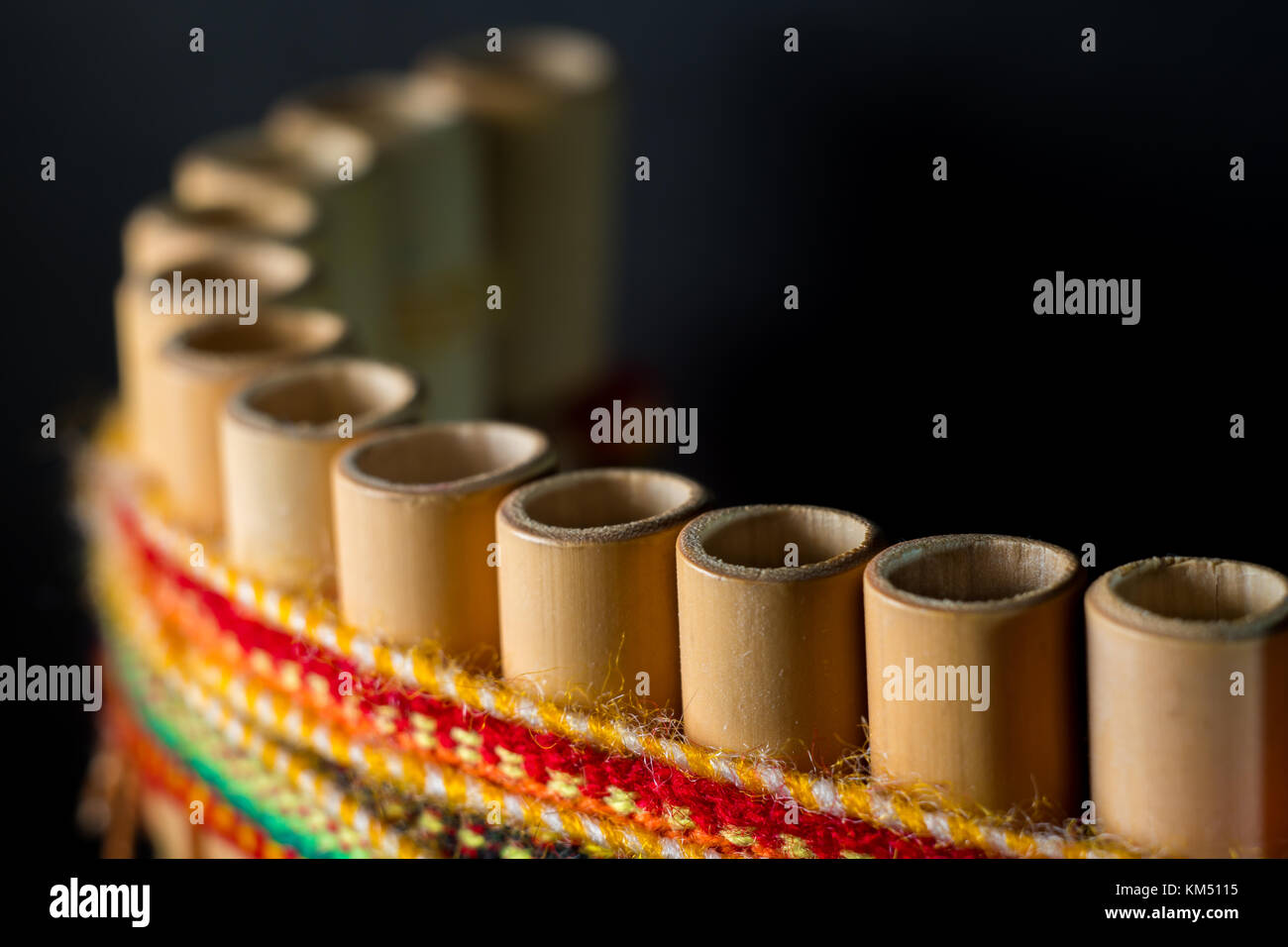 Peruvian music instrument -Fotos und -Bildmaterial in hoher Auflösung ...