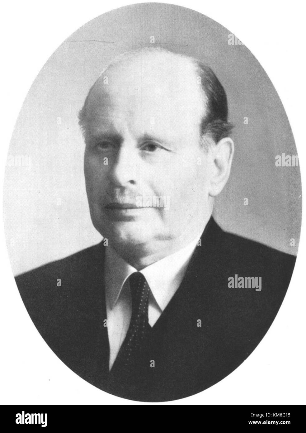 Karl Edvard Tiselius, ein schwedischer Biochemiker, ist auf einem Foto ...