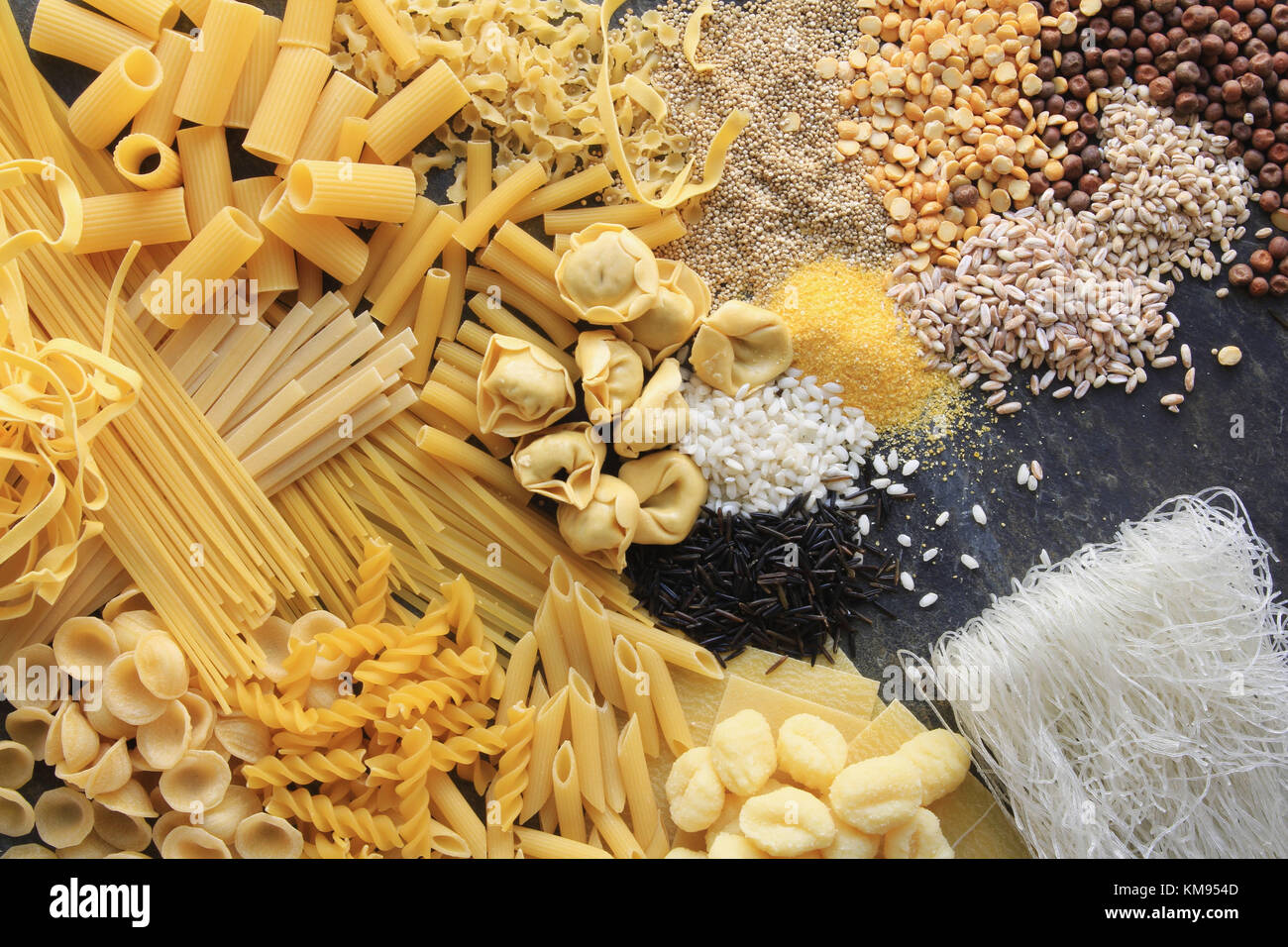 Getrocknete Nudeln Reis Saatgut Getreide Sorten Stockfotografie - Alamy