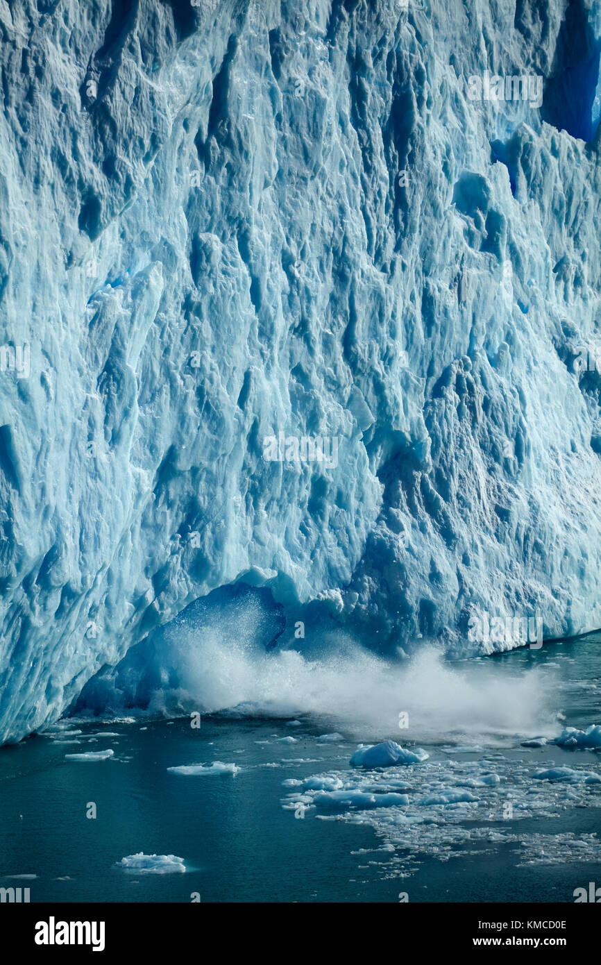 Eis brechen das Terminal Gesicht des Gletschers Perito Moreno, Parque ...