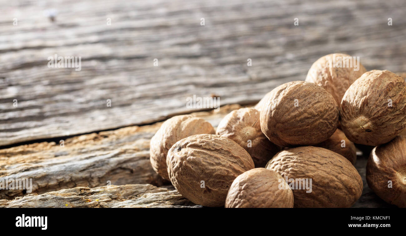 Muskatnuss ernte -Fotos und -Bildmaterial in hoher Auflösung – Alamy