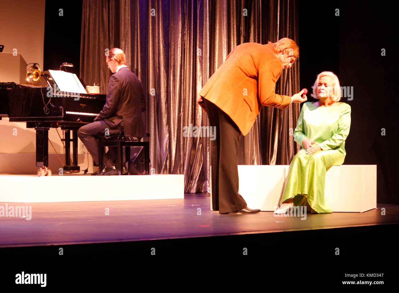 Mosca und volpone -Fotos und -Bildmaterial in hoher Auflösung – Alamy