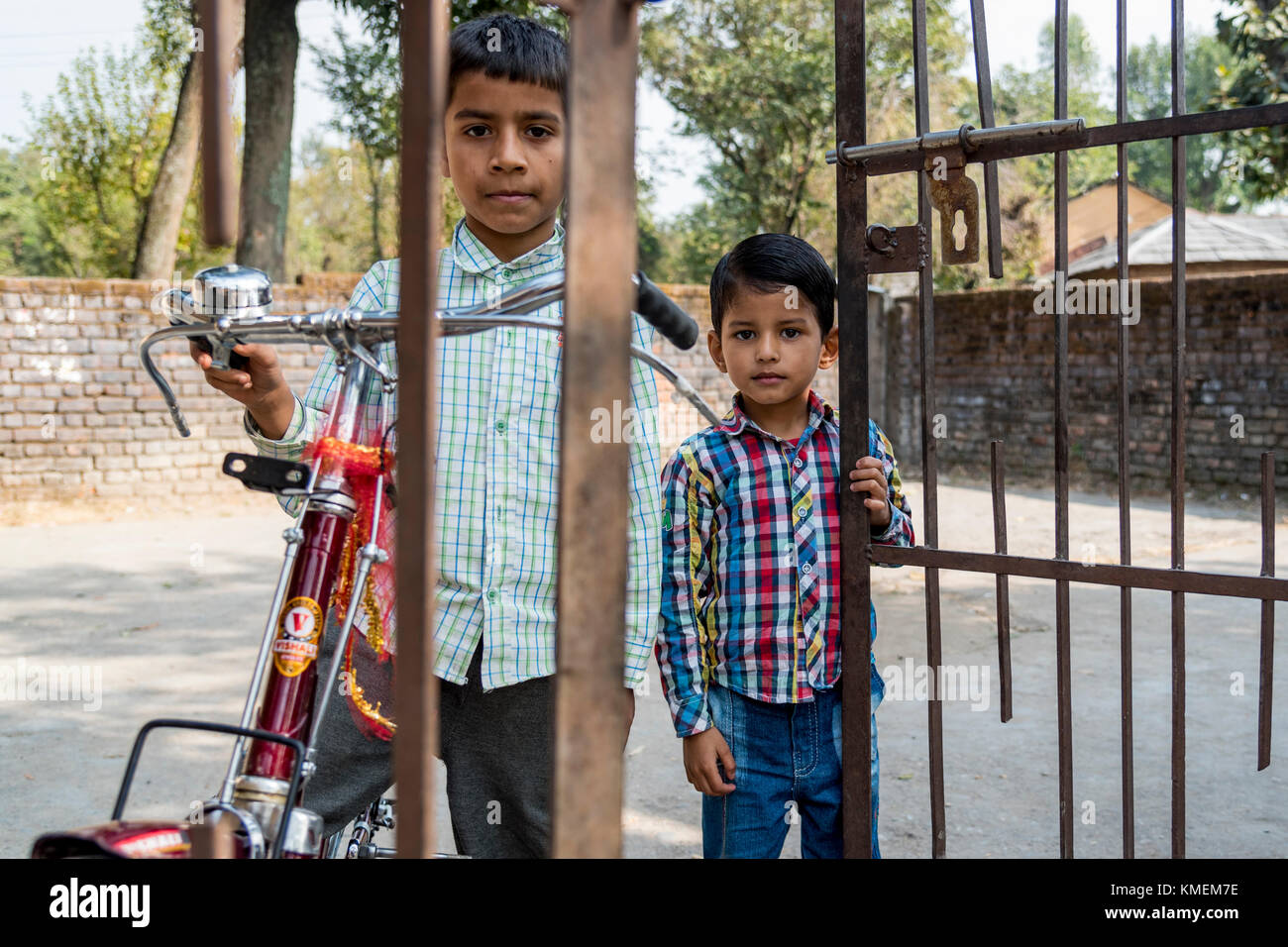 Indische jungen -Fotos und -Bildmaterial in hoher Auflösung – Alamy