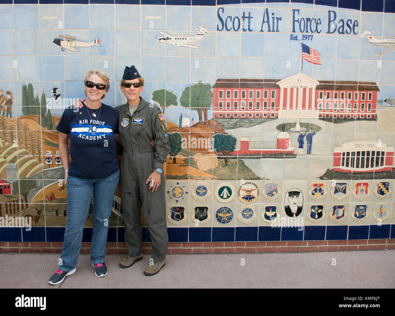Cathy Berlin-Obregon, Mitglied der Gold Star Familie, Und Col. Laurel ...