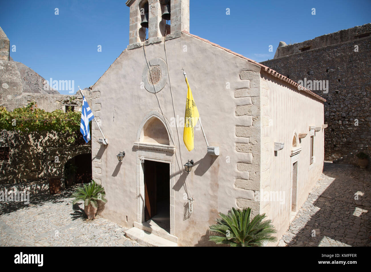 Crete white church greece -Fotos und -Bildmaterial in hoher Auflösung ...