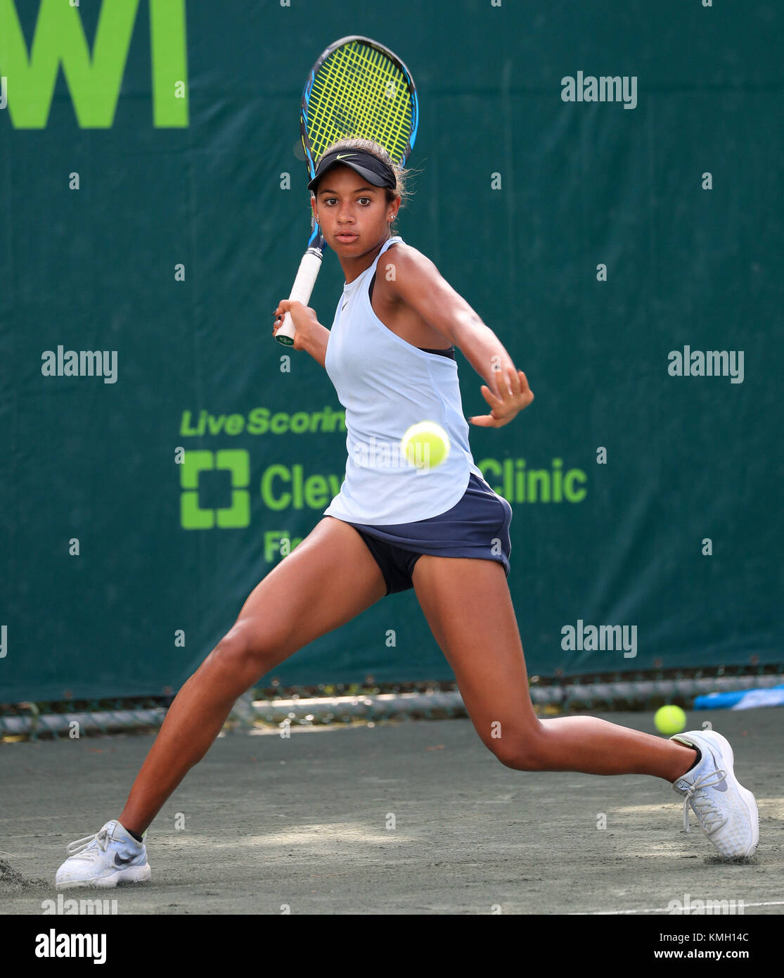Plantation, Florida, USA. 08 Dez, 2017. Whitney OSUIGWE (USA) spielt in ...