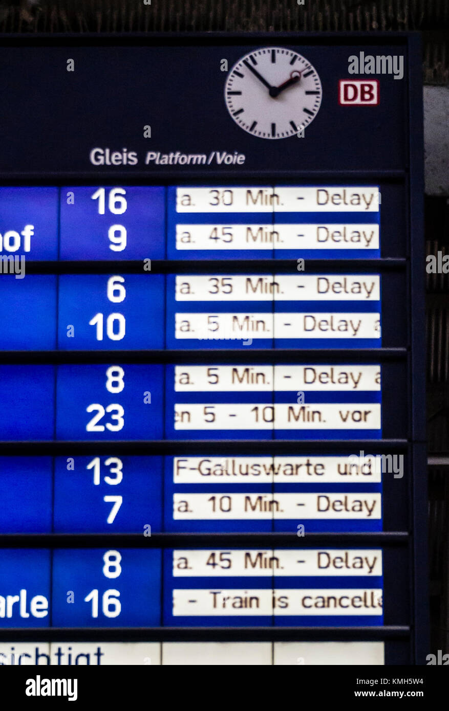 Display Board Deutsche Bahn Train Stockfotos & Display Board Deutsche ...