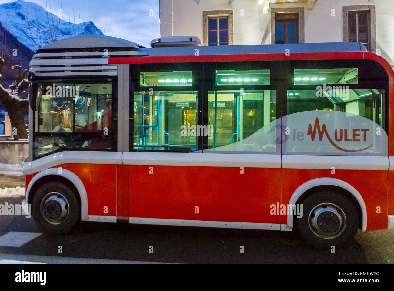Chamonix bus -Fotos und -Bildmaterial in hoher Auflösung – Alamy