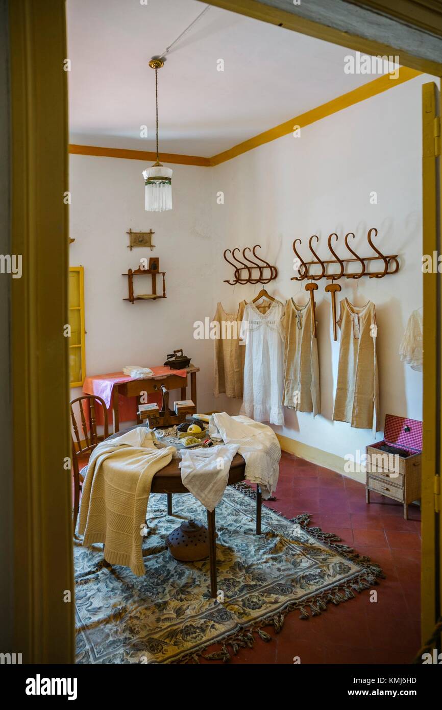 Näherei. Manor House. Binissues Herrenhäuser des achtzehnten ...