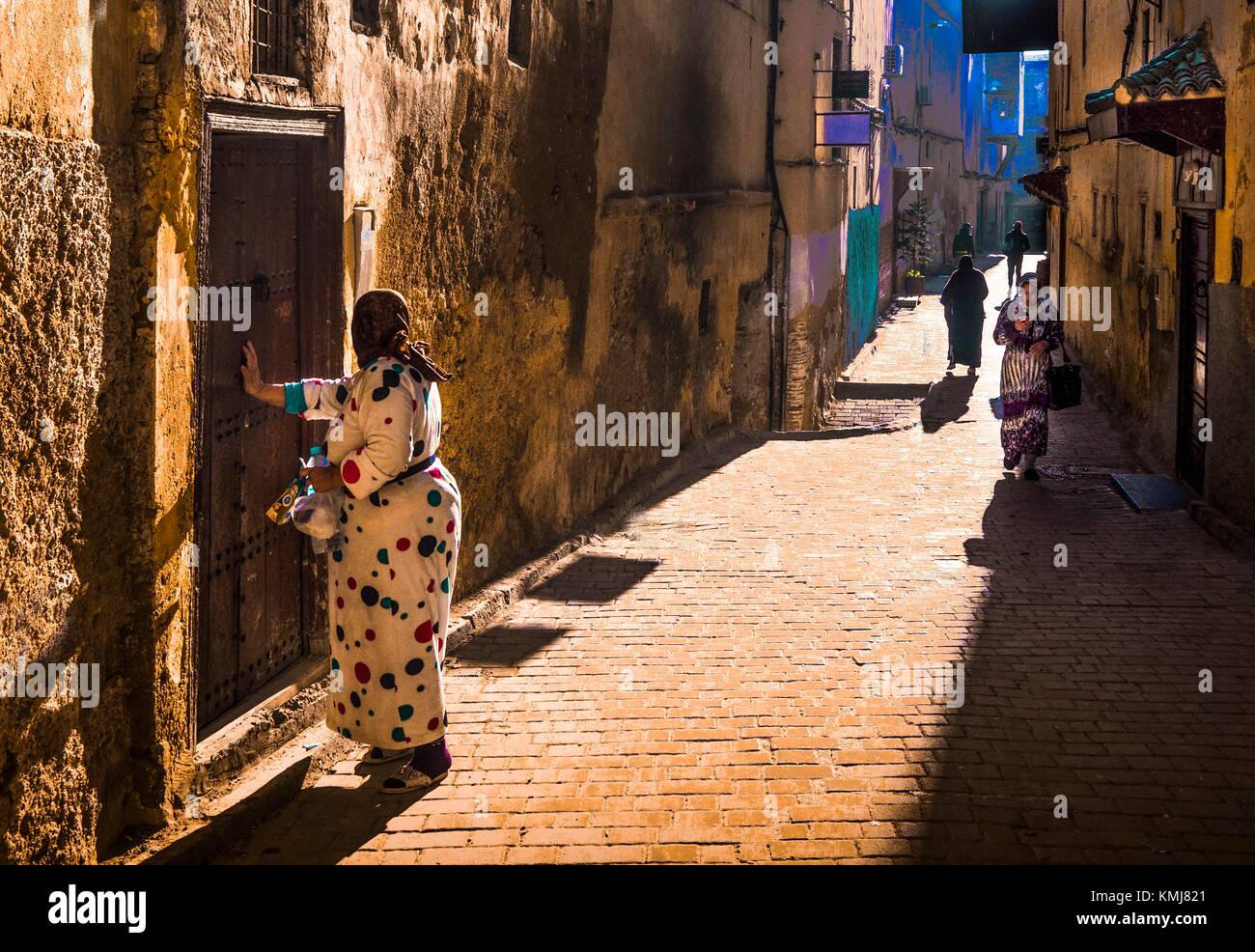 Marokko, Fes, street scene in der Medina (Altstadt) von Fes ...