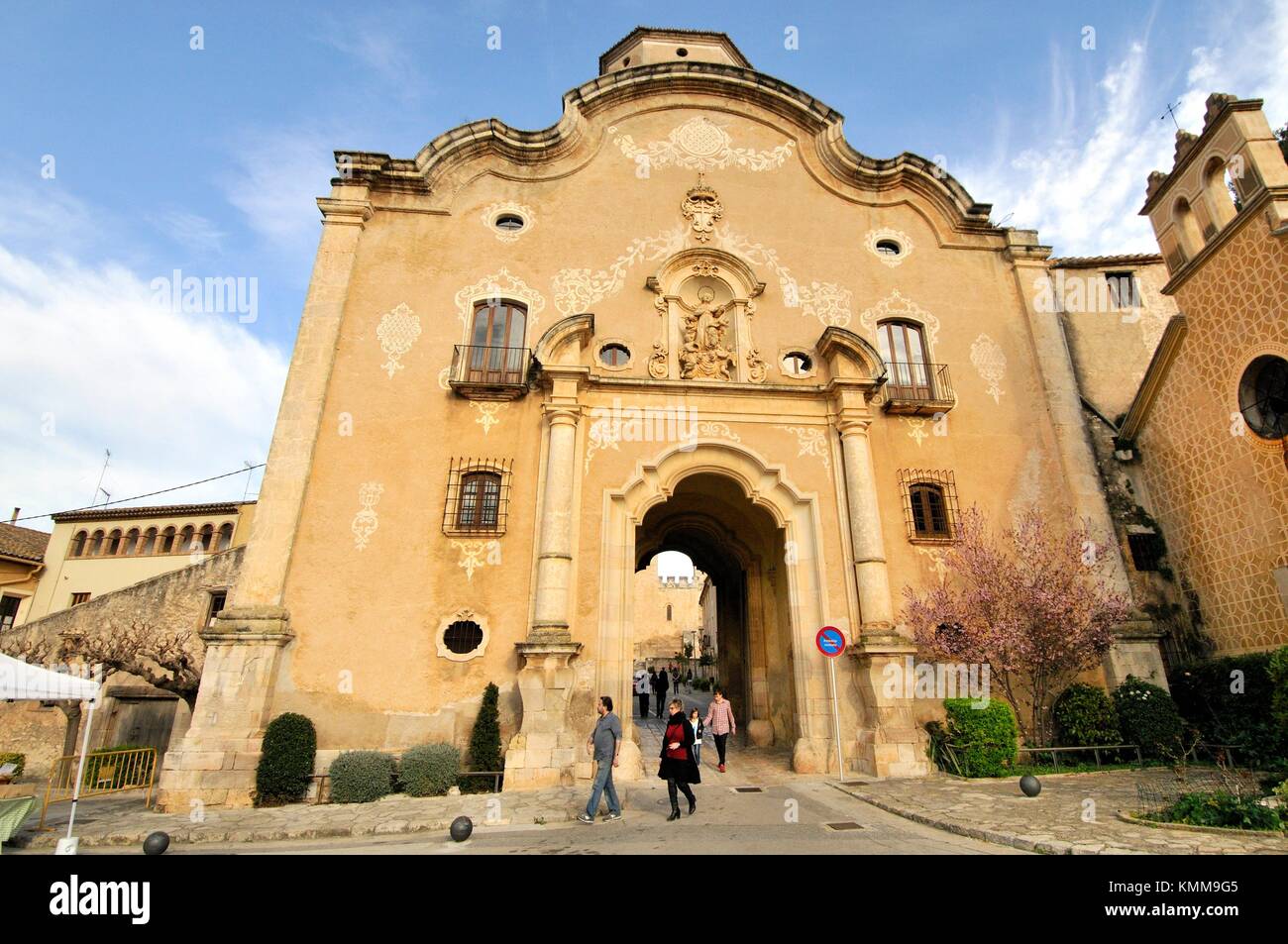 Eingang von Königliches Kloster Santa Maria de Santes Creus. Xii ...