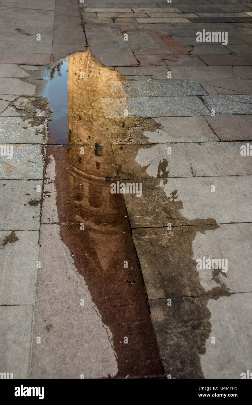 Wasser Reflexion von Galata Turm (Türkisch: Galata Kulesi) (Galata ...