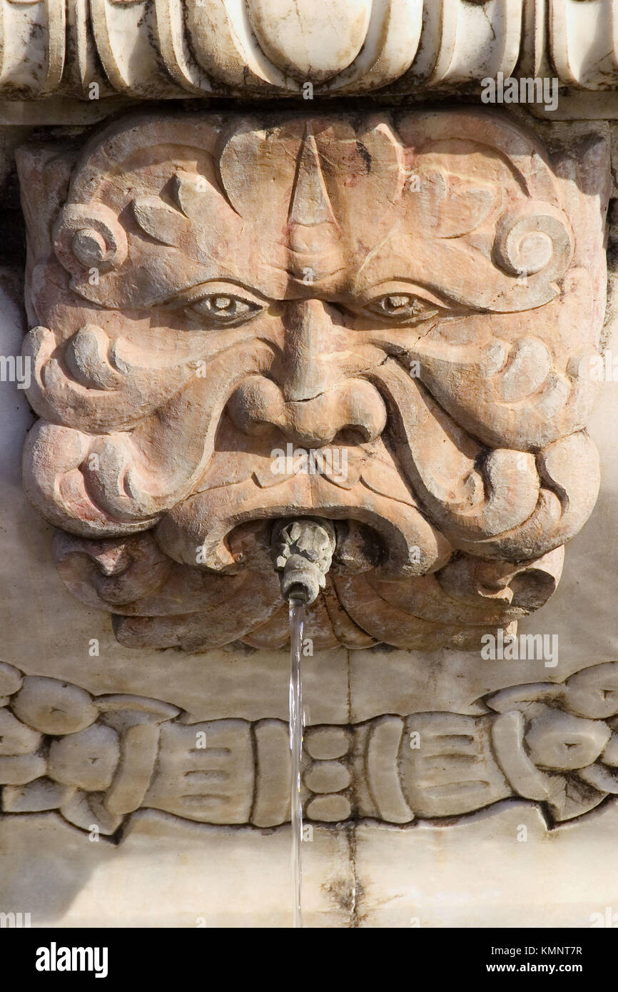 Grotesque face -Fotos und -Bildmaterial in hoher Auflösung – Alamy