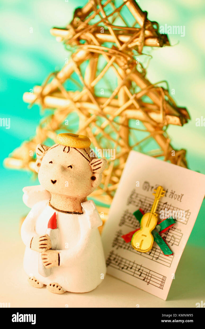 Singender engel -Fotos und -Bildmaterial in hoher Auflösung – Alamy