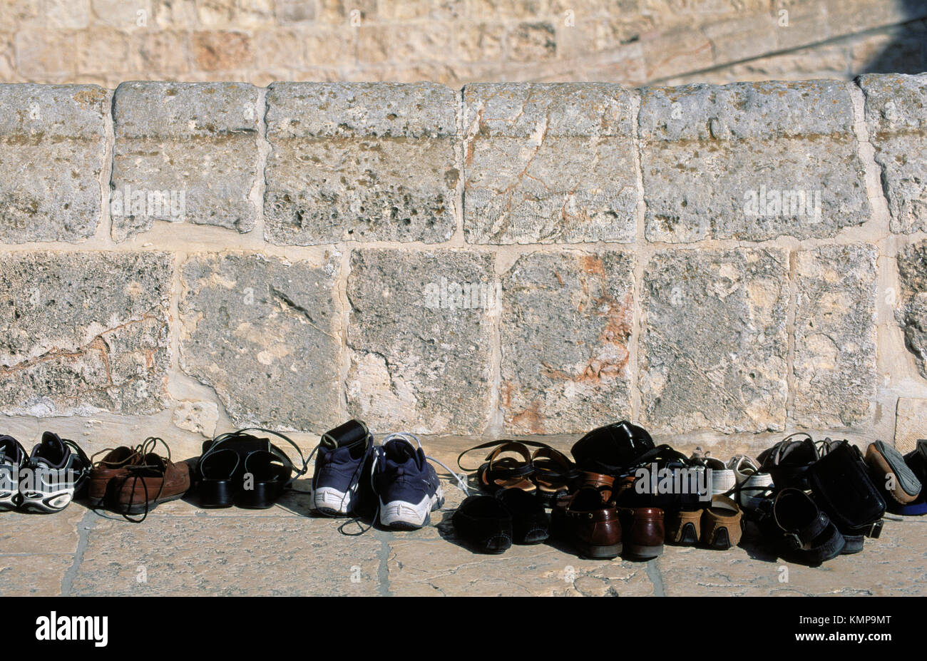Schuhe auf dem Berg Moria. Jerusalem. Israel Stockfotografie - Alamy