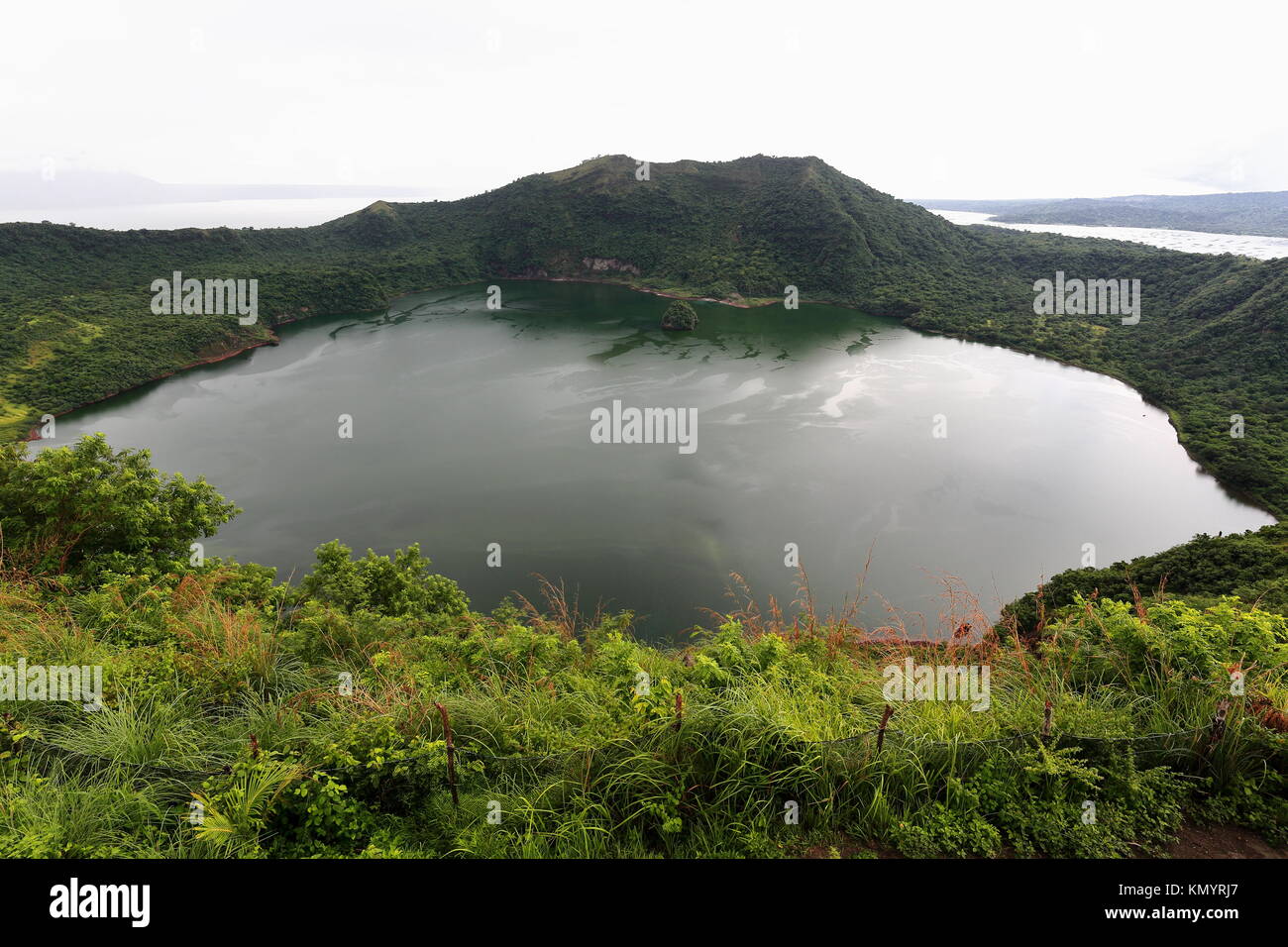 Taal volcano eruption -Fotos und -Bildmaterial in hoher Auflösung – Alamy