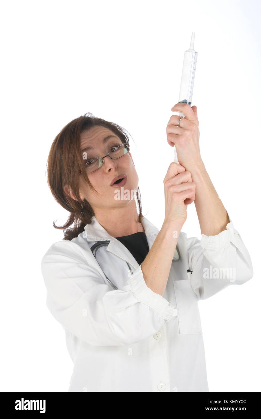Doctor with big injection -Fotos und -Bildmaterial in hoher Auflösung ...