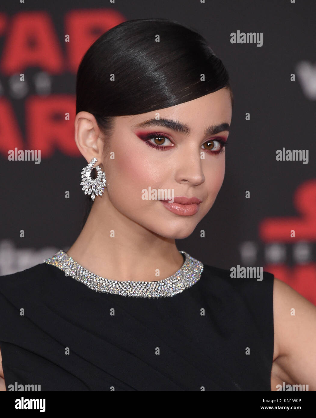 Los Angeles, Kalifornien, USA. 9 Dez, 2017. Sofia Carson kommt für die ...