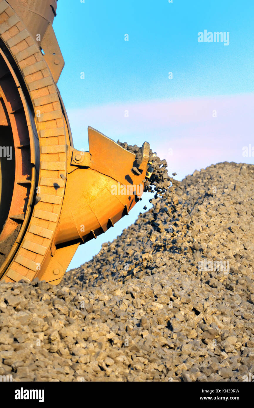Graben Bagger Schaufel Graben Stockfotos und -bilder Kaufen - Alamy