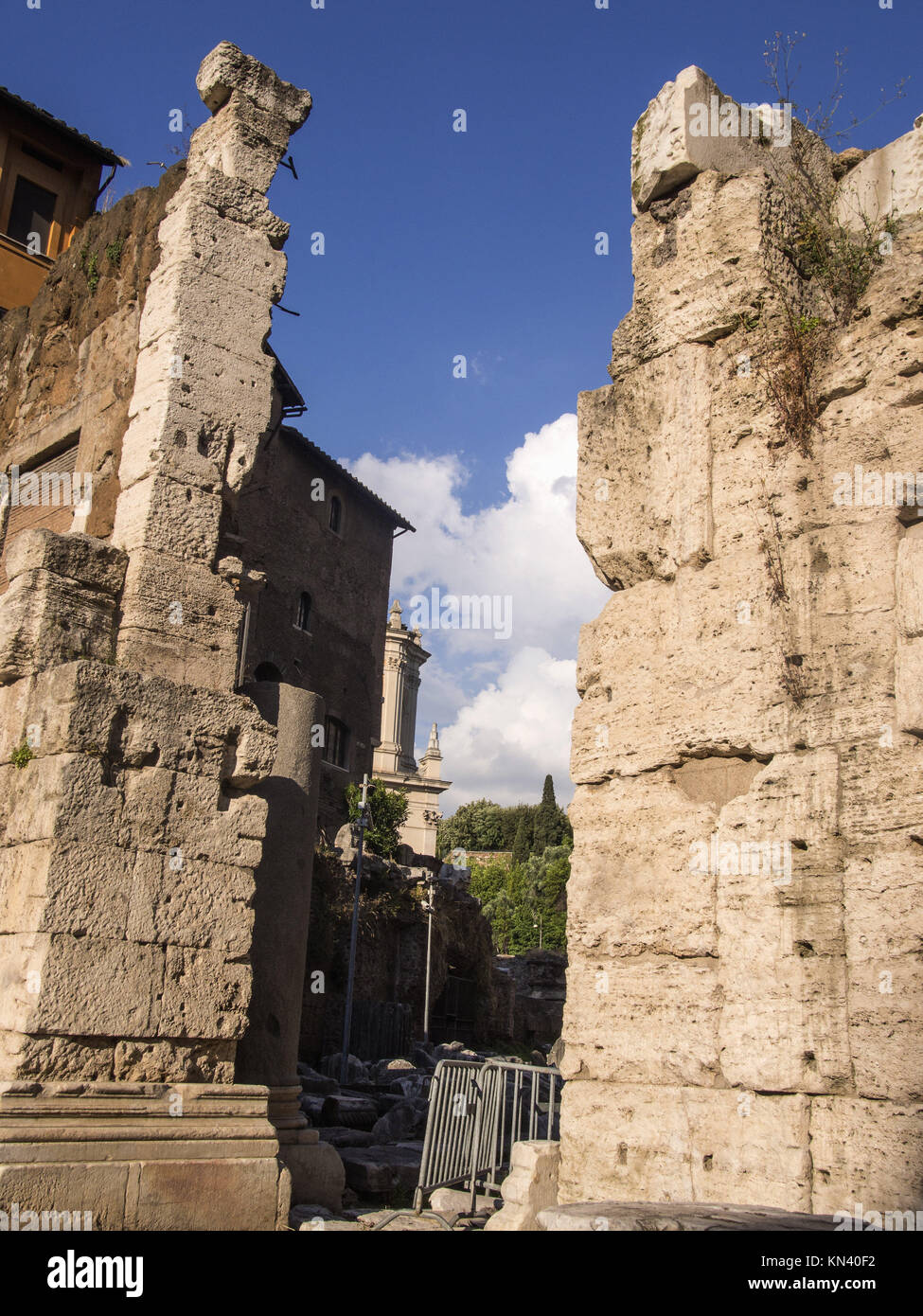 Tempel des alten rom in rom -Fotos und -Bildmaterial in hoher Auflösung ...