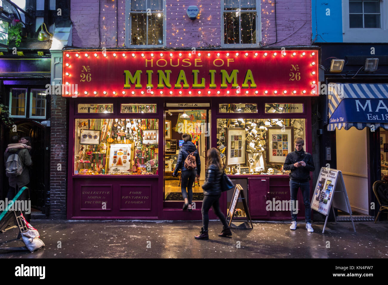 Das Haus von MinaLima in der Greek Street, Soho, London, England ...