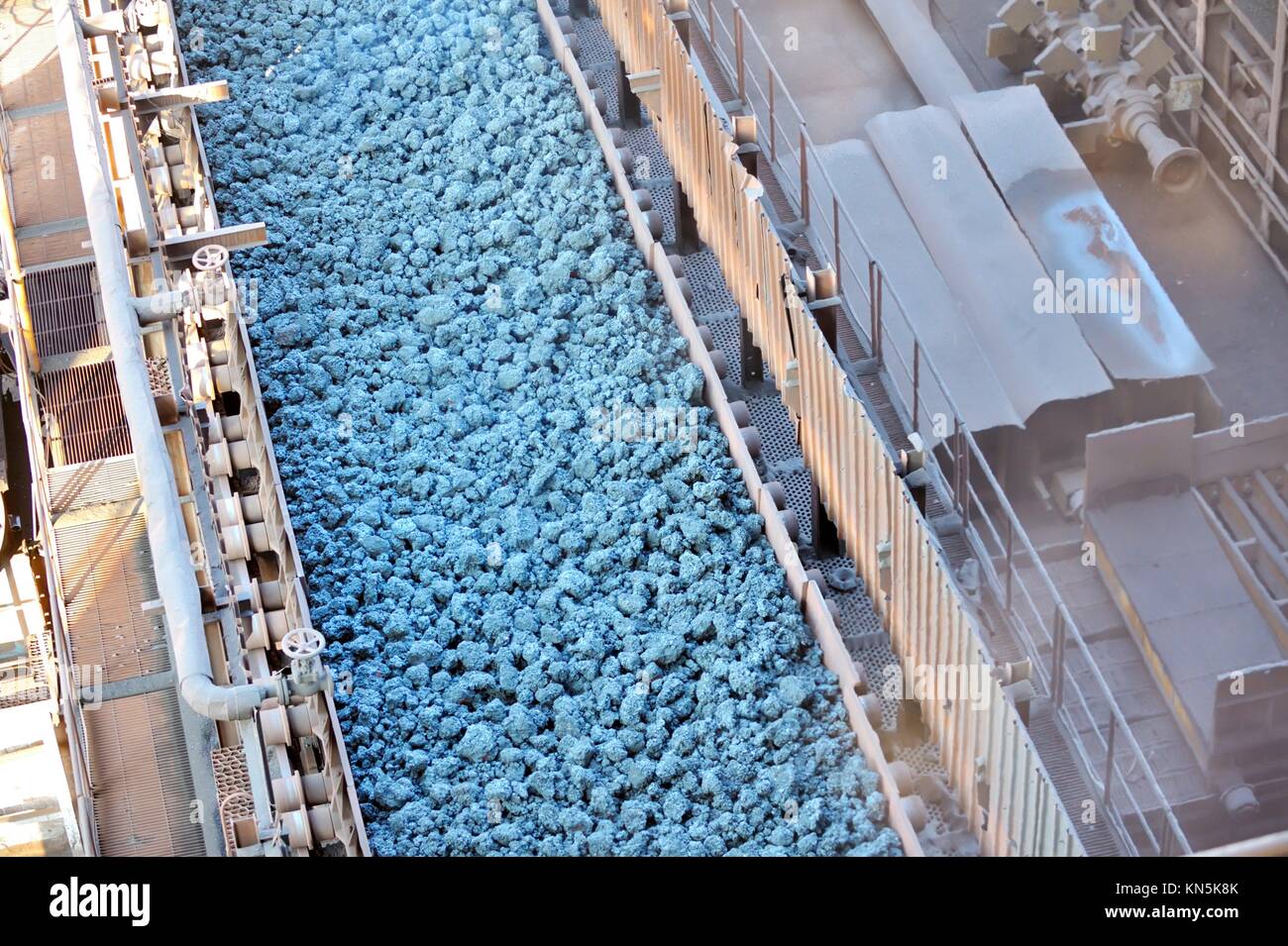 Erz zum schmelzen -Fotos und -Bildmaterial in hoher Auflösung – Alamy