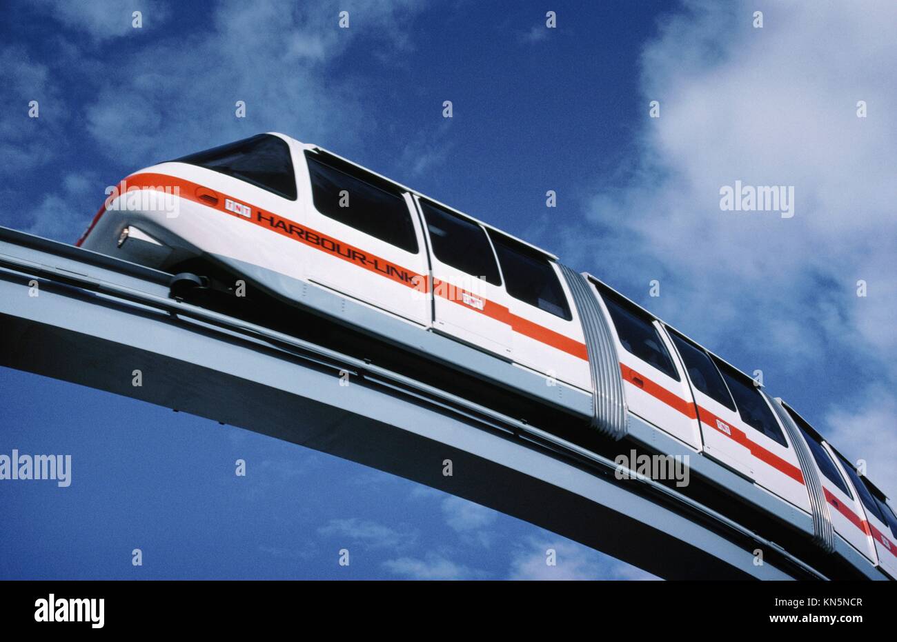 Einschienenbahn fahren -Fotos und -Bildmaterial in hoher Auflösung – Alamy