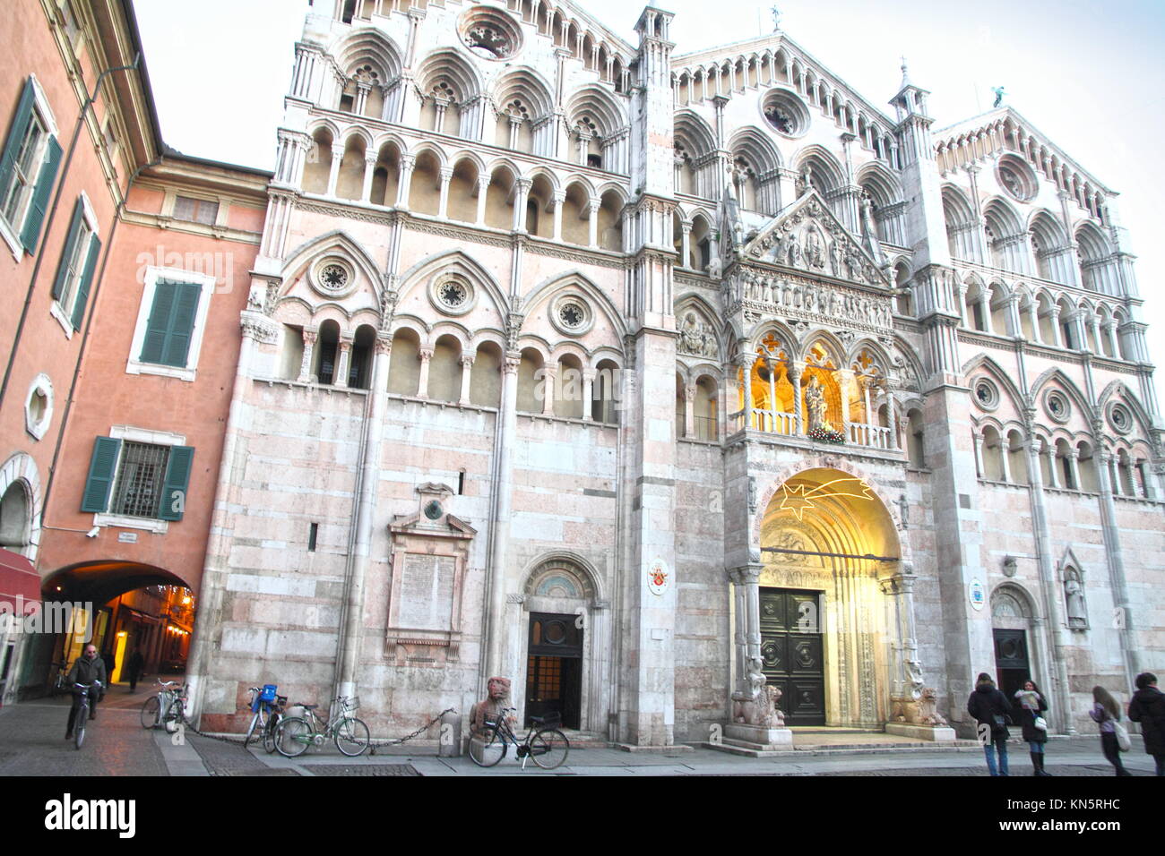Ferrara in Italien, Piazza Duomo, Kathedrale und Weltkulturerbe ...