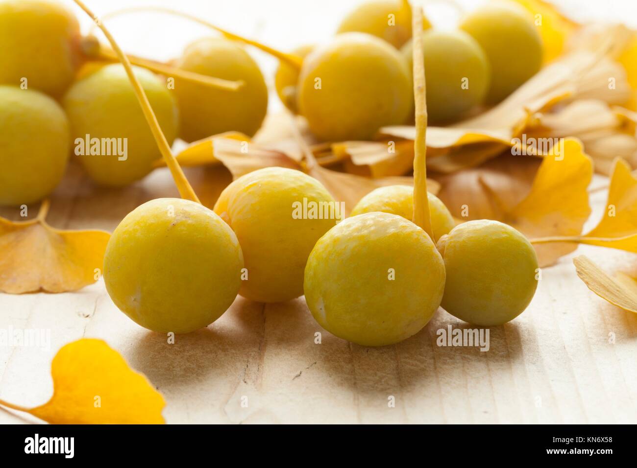 Reife gelbe frucht -Fotos und -Bildmaterial in hoher Auflösung – Alamy