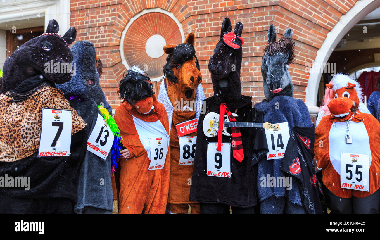 Greenwich, London, 10. Dezember 2017. Die pferde Haltung in starker ...