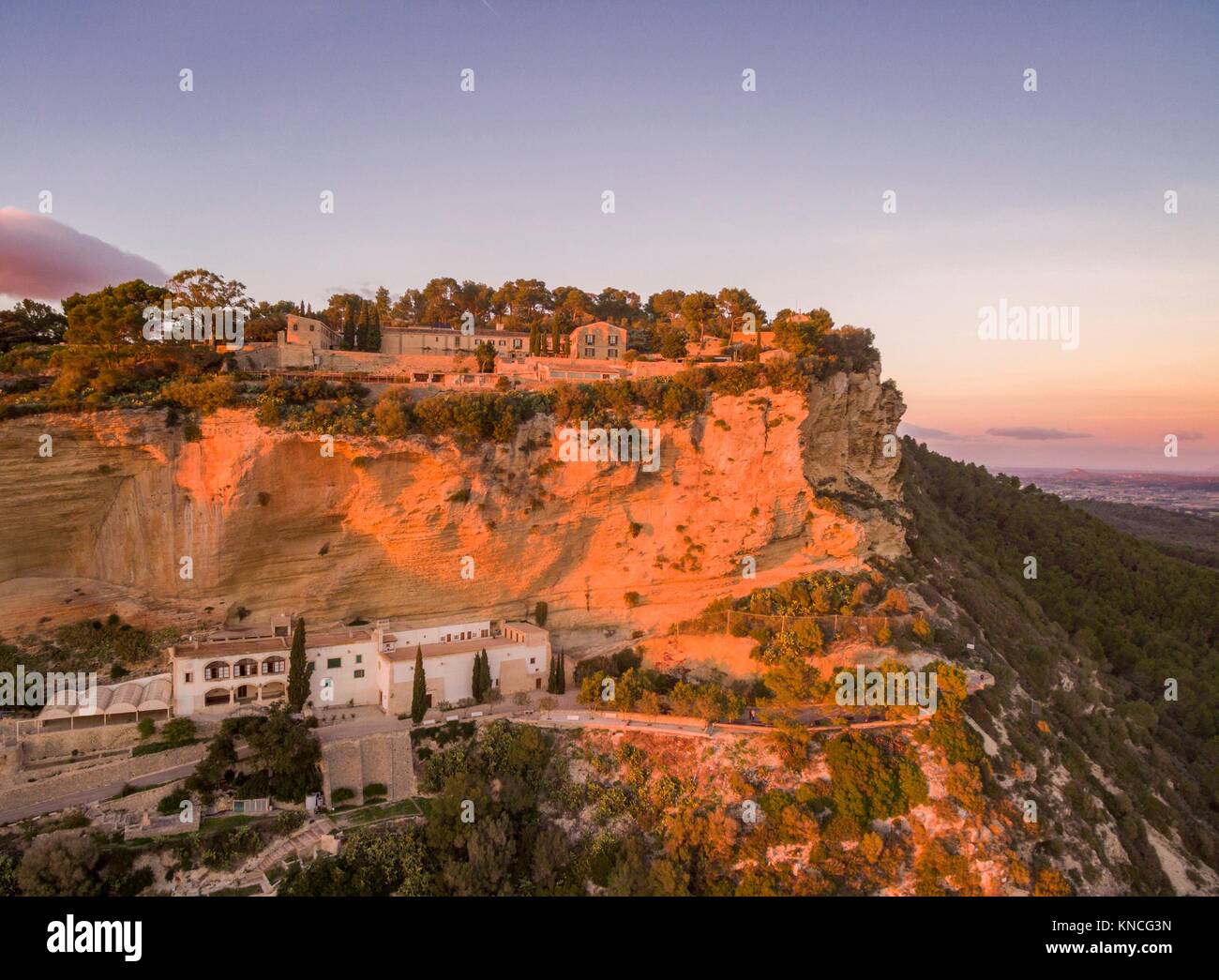 Das cura randa heiligtum -Fotos und -Bildmaterial in hoher Auflösung ...