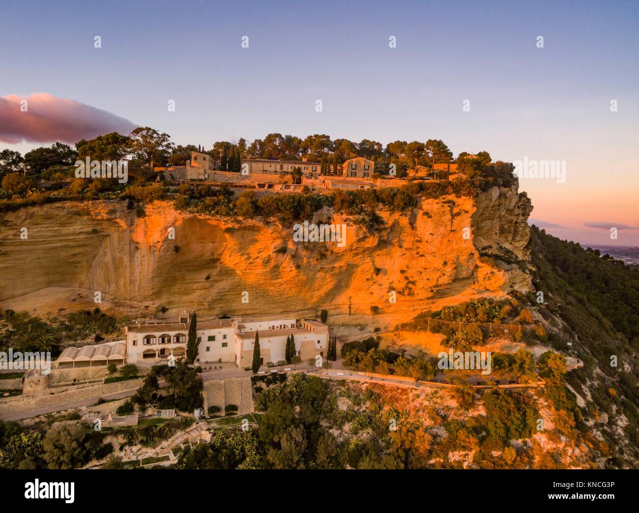 Das cura randa heiligtum -Fotos und -Bildmaterial in hoher Auflösung ...