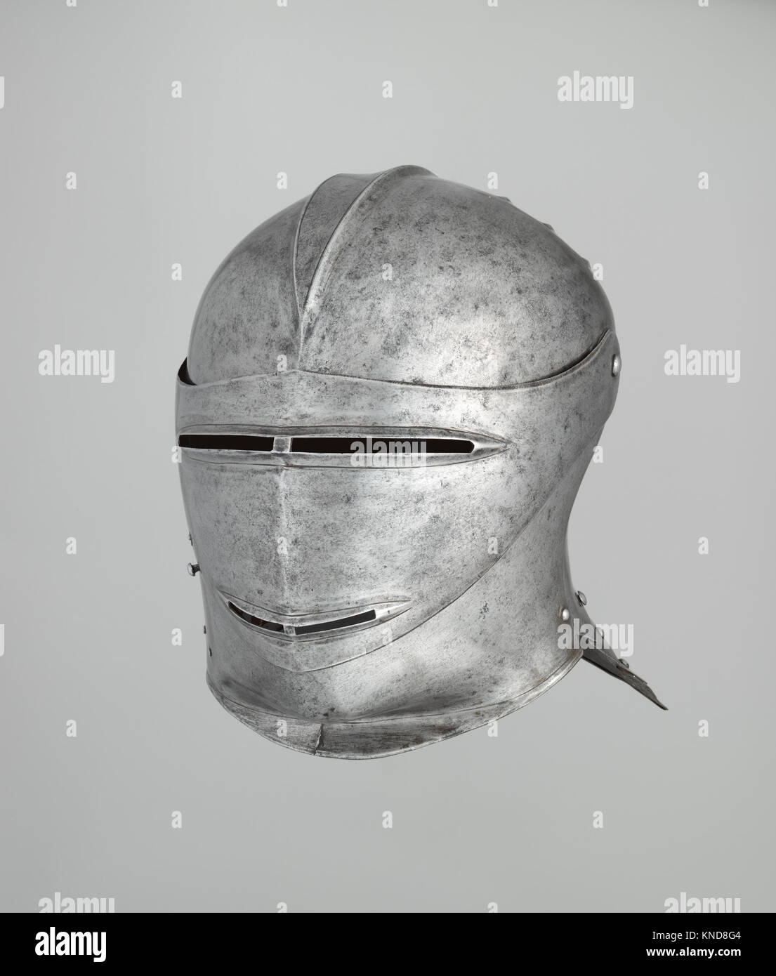 Mit helm und overallfoto -Fotos und -Bildmaterial in hoher Auflösung ...