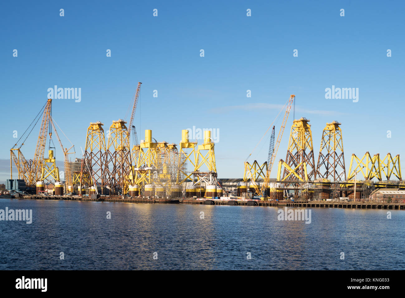 Wind turbine supports -Fotos und -Bildmaterial in hoher Auflösung – Alamy