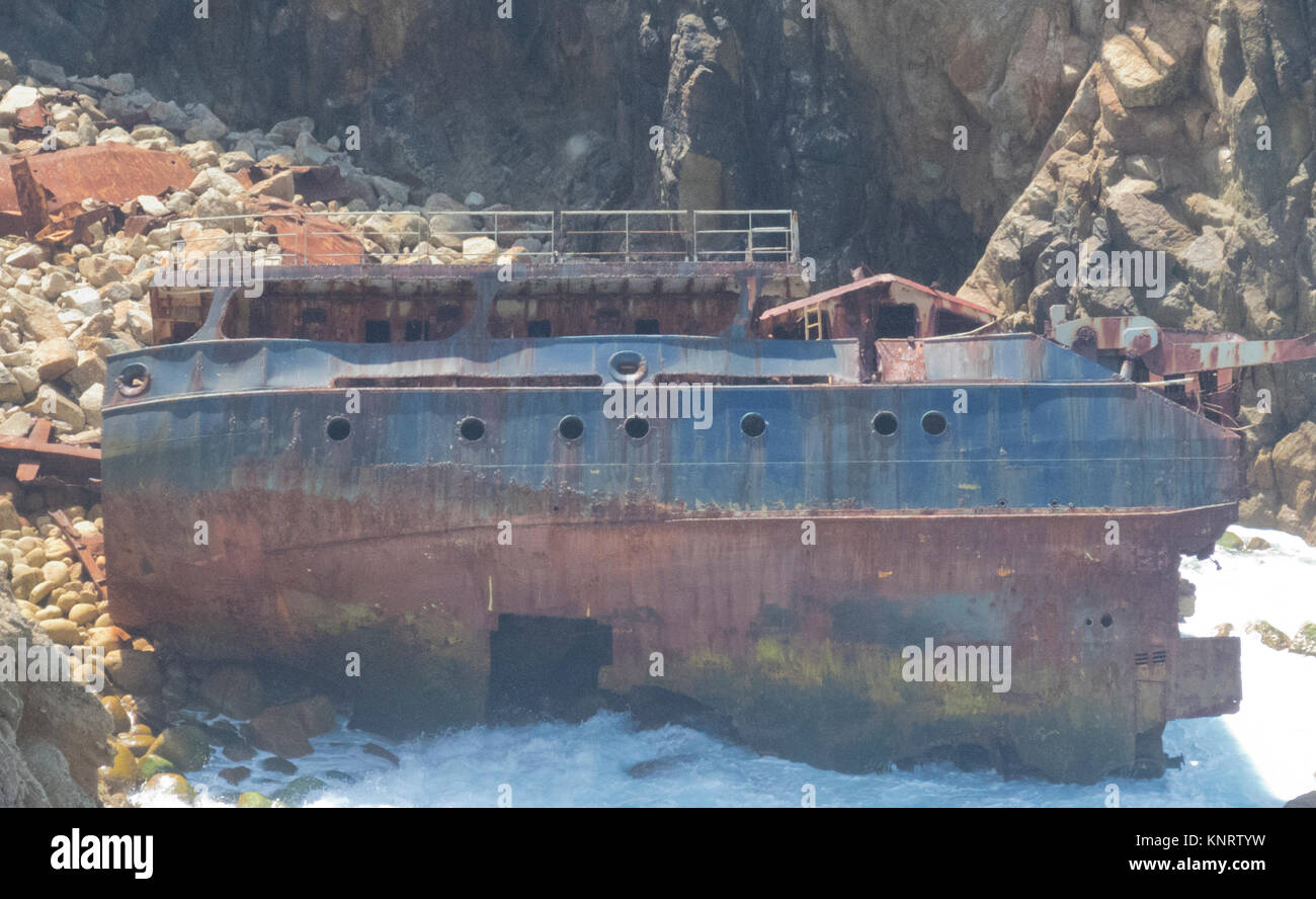 Shipwreck lands end cornwall uk -Fotos und -Bildmaterial in hoher ...
