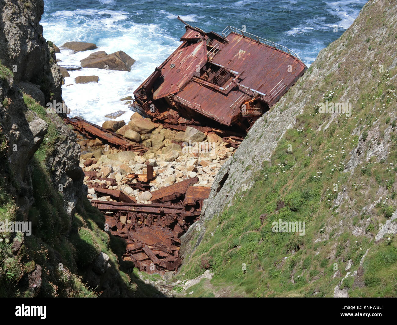 Cornwall shipwreck rocks -Fotos und -Bildmaterial in hoher Auflösung ...