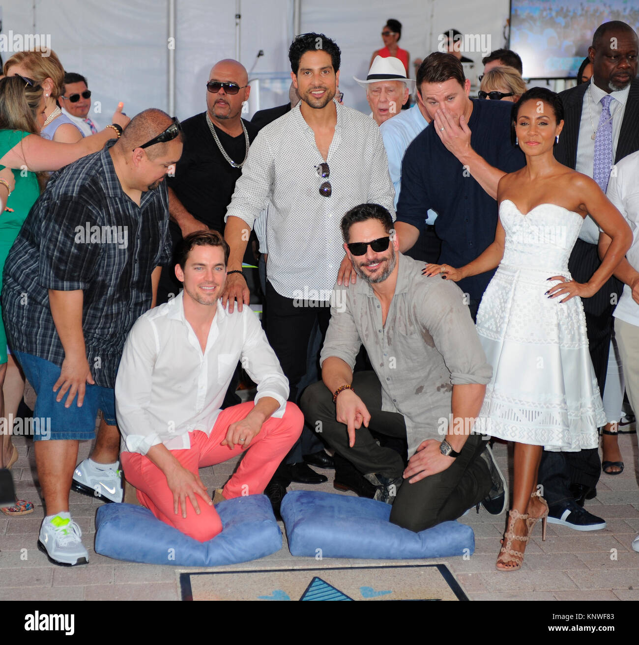 MIAMI, FL - 24. Juni: Gabriel Iglesias, Matt Bomer, Adam Rodriguez, Joe ...