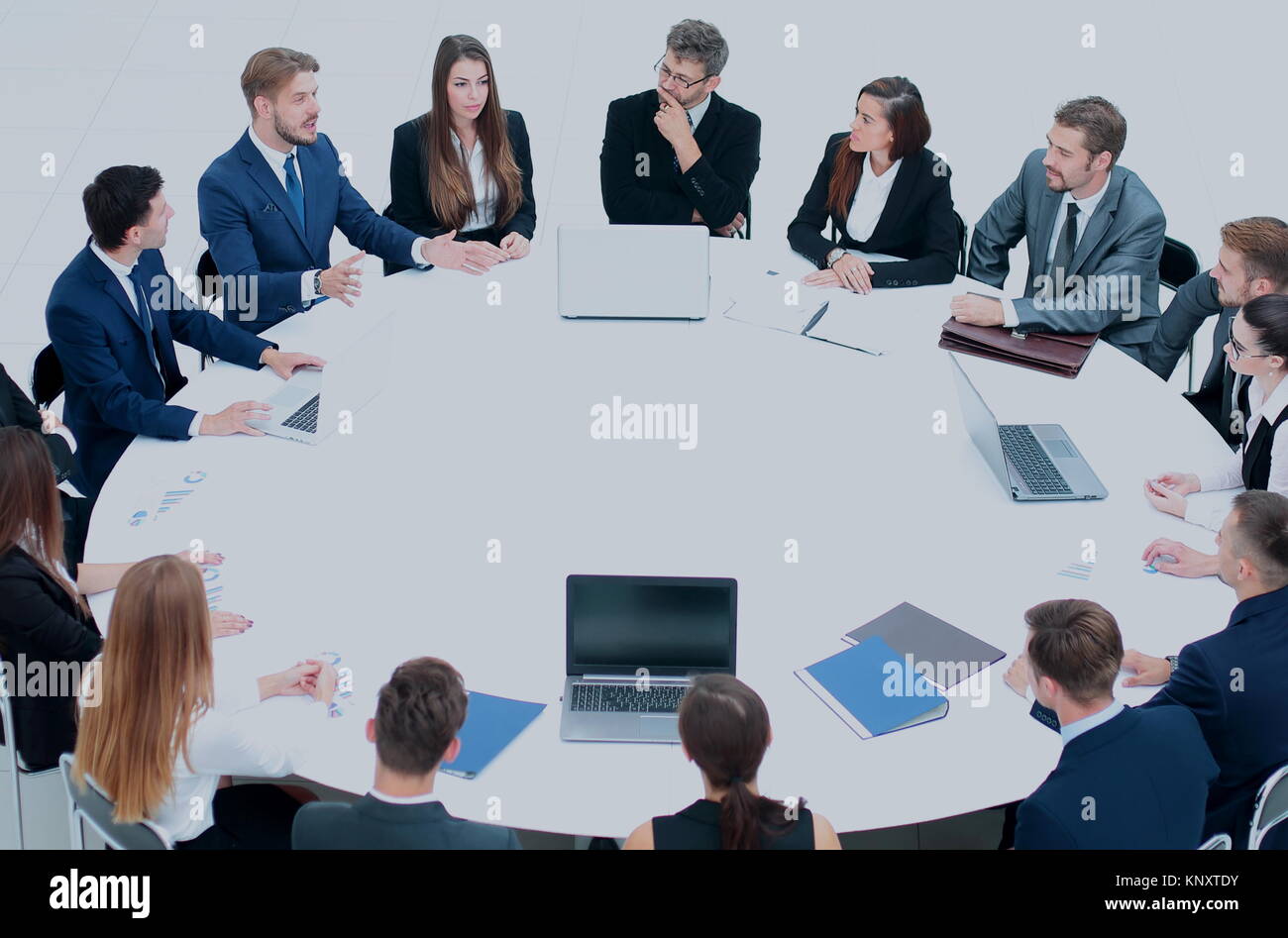 Business Meeting Round Table In Stockfotos und -bilder Kaufen - Alamy