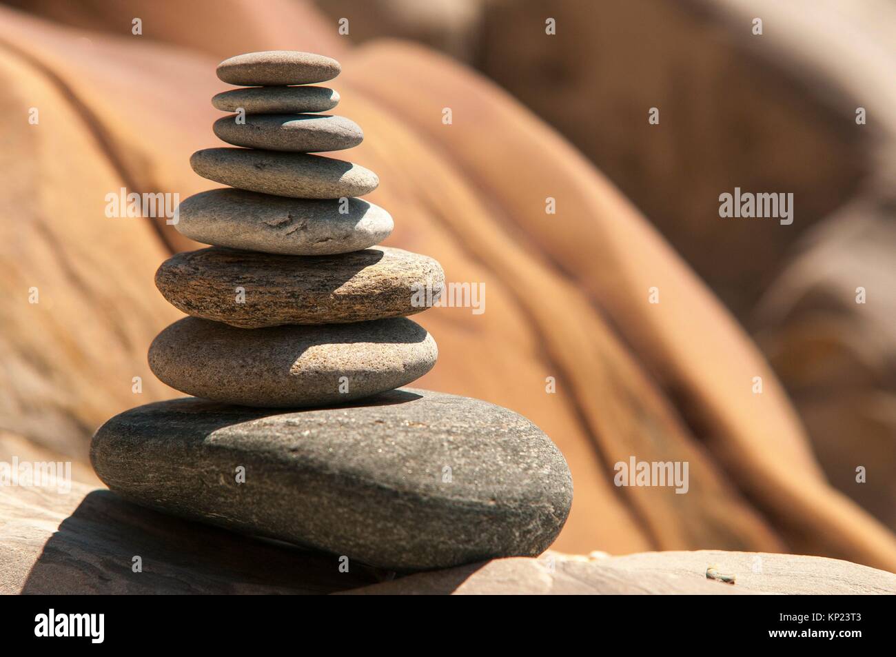 Meilenstein des friedens -Fotos und -Bildmaterial in hoher Auflösung ...