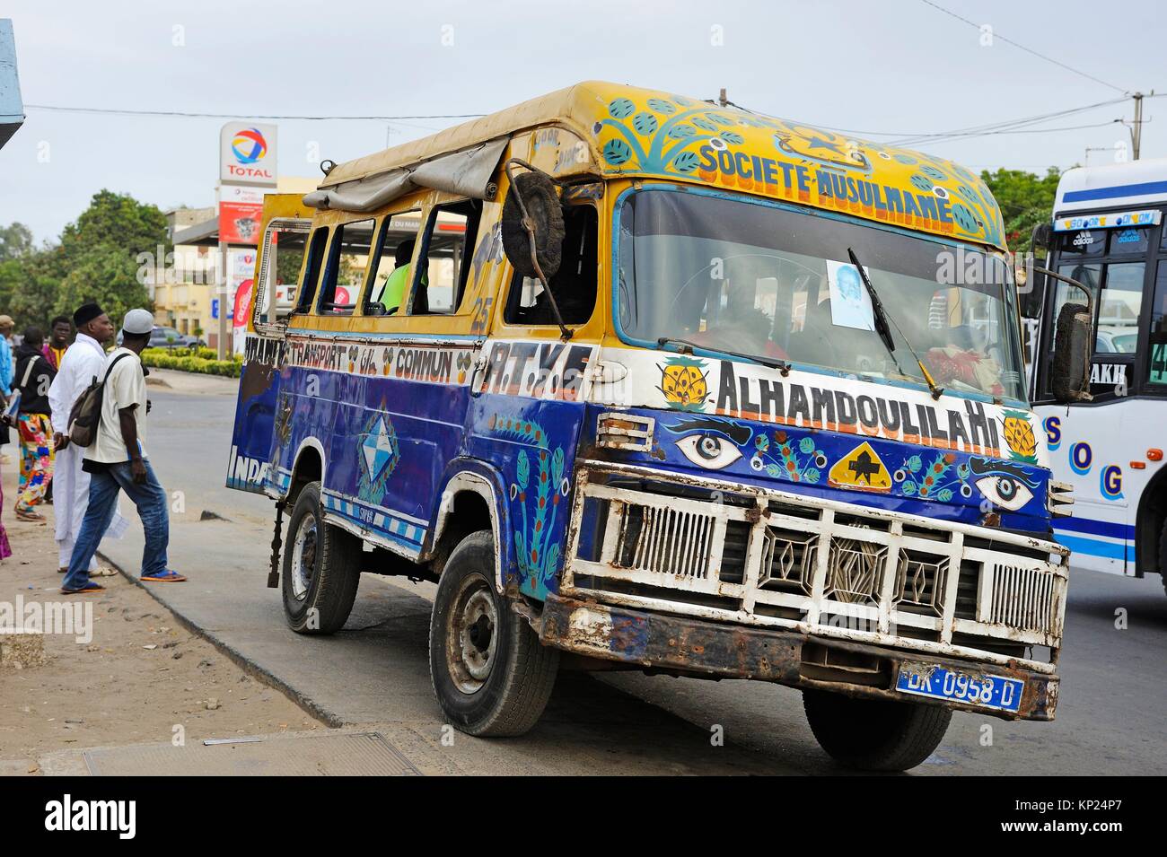 Bus fahrzeugmotor -Fotos und -Bildmaterial in hoher Auflösung – Alamy