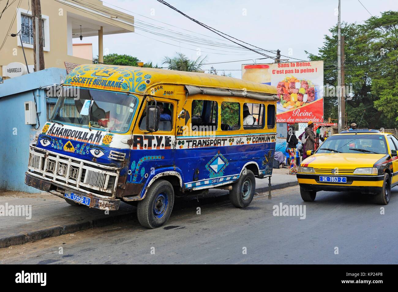 Bus fahrzeugmotor -Fotos und -Bildmaterial in hoher Auflösung – Alamy