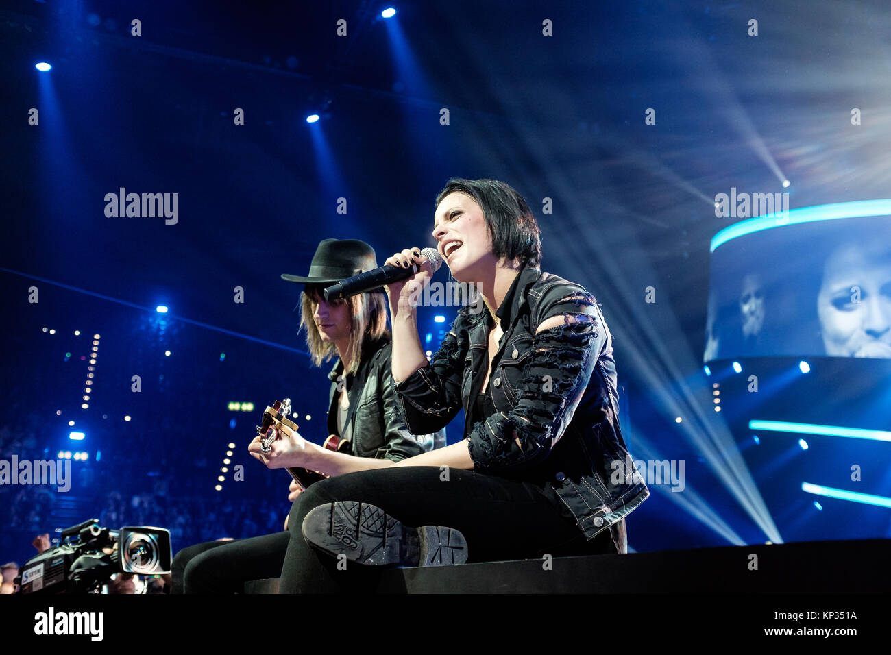 Die deutsche Rockband Silbermond führt ein Live Konzert in der Energy ...